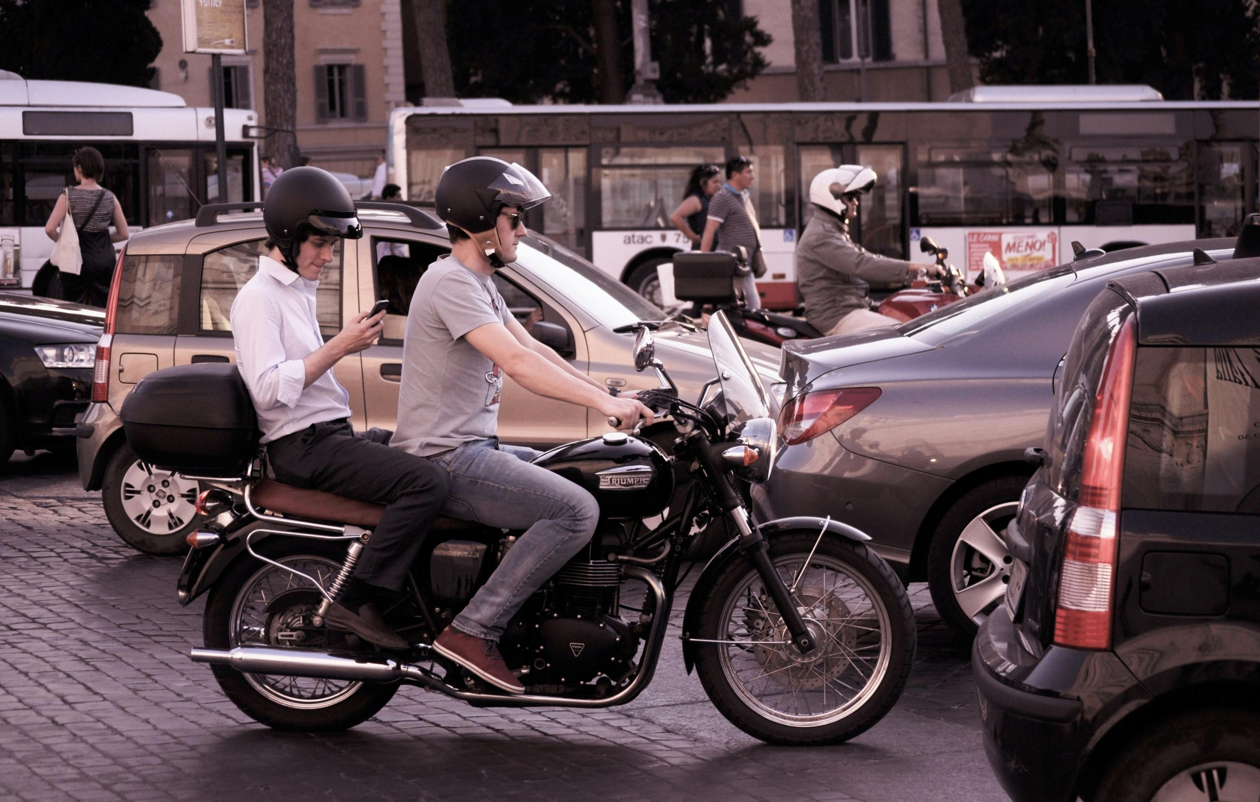 Ride Safely in Heavy Traffic: Motorcycle Techniques
