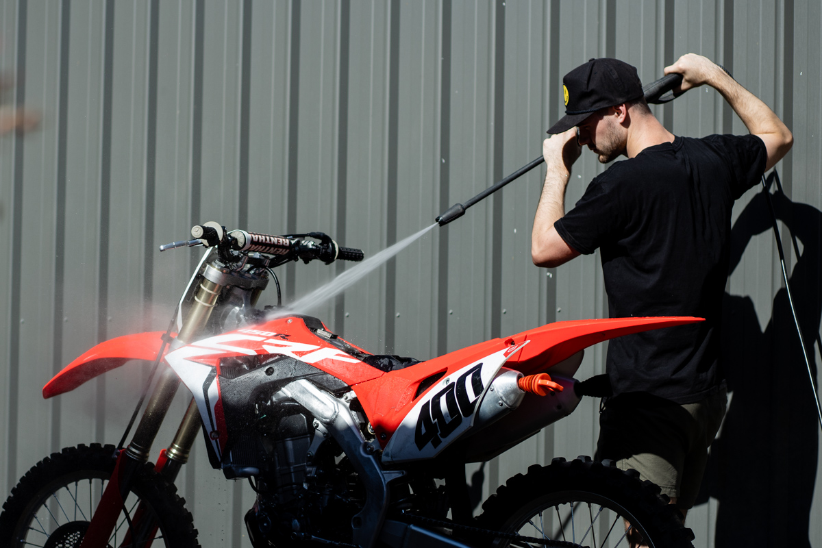 From Dusty to Dazzling: Quick and Simple Motorcycle Cleaning Guide ...